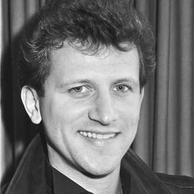 Robert Paul, imitator, zanger en cabaretier by Interviews uit de jaren 80