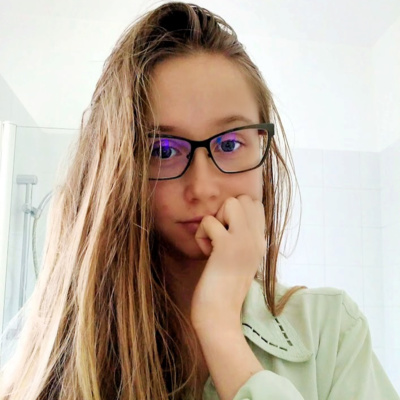 Best Long Hair Models Photo Shoots Cam Girl Webcam Model Alice Quine by ...