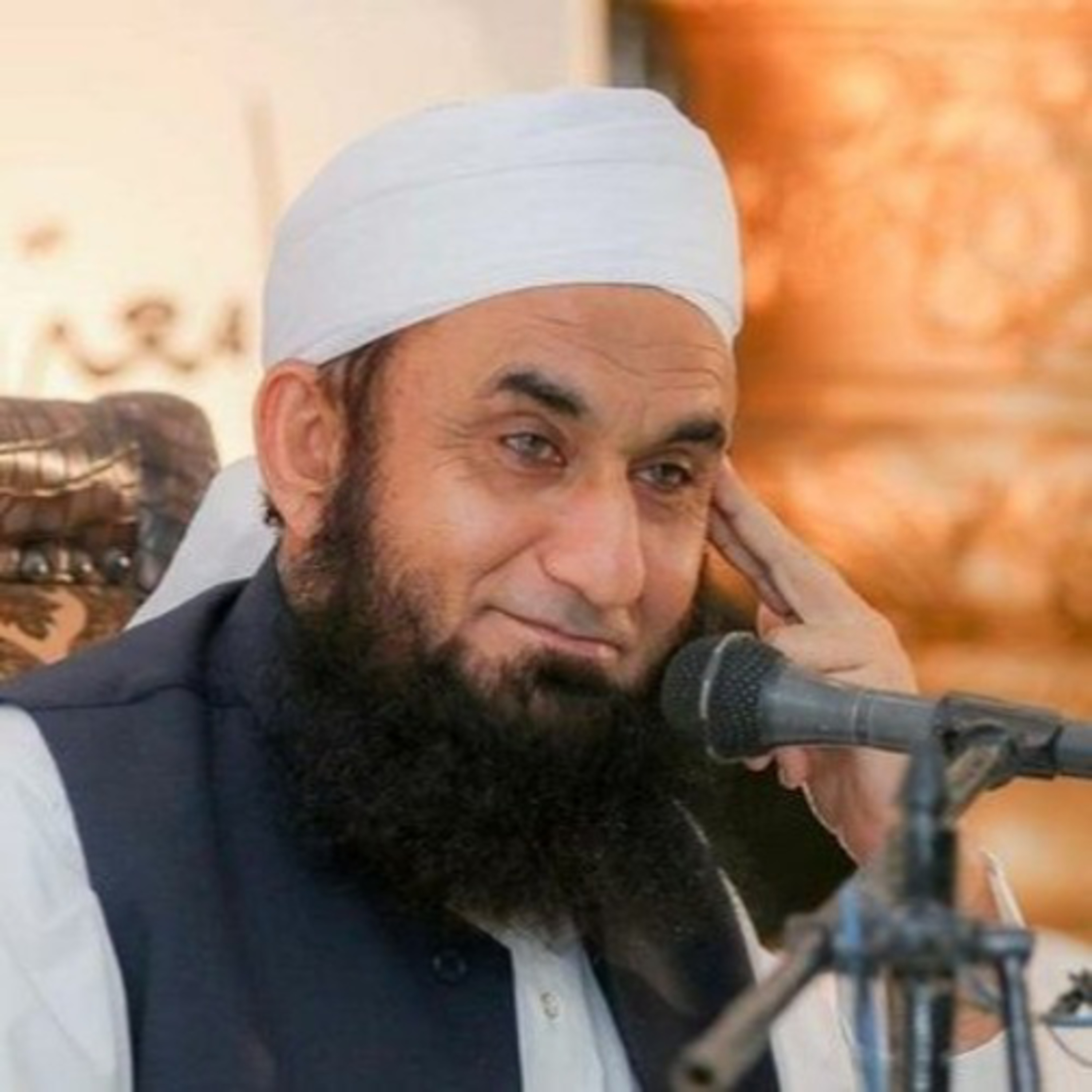 Kya Allah Ke Siwa Kisi Se Madad Mang Sakte Hain? | Molana Tariq Jameel ...