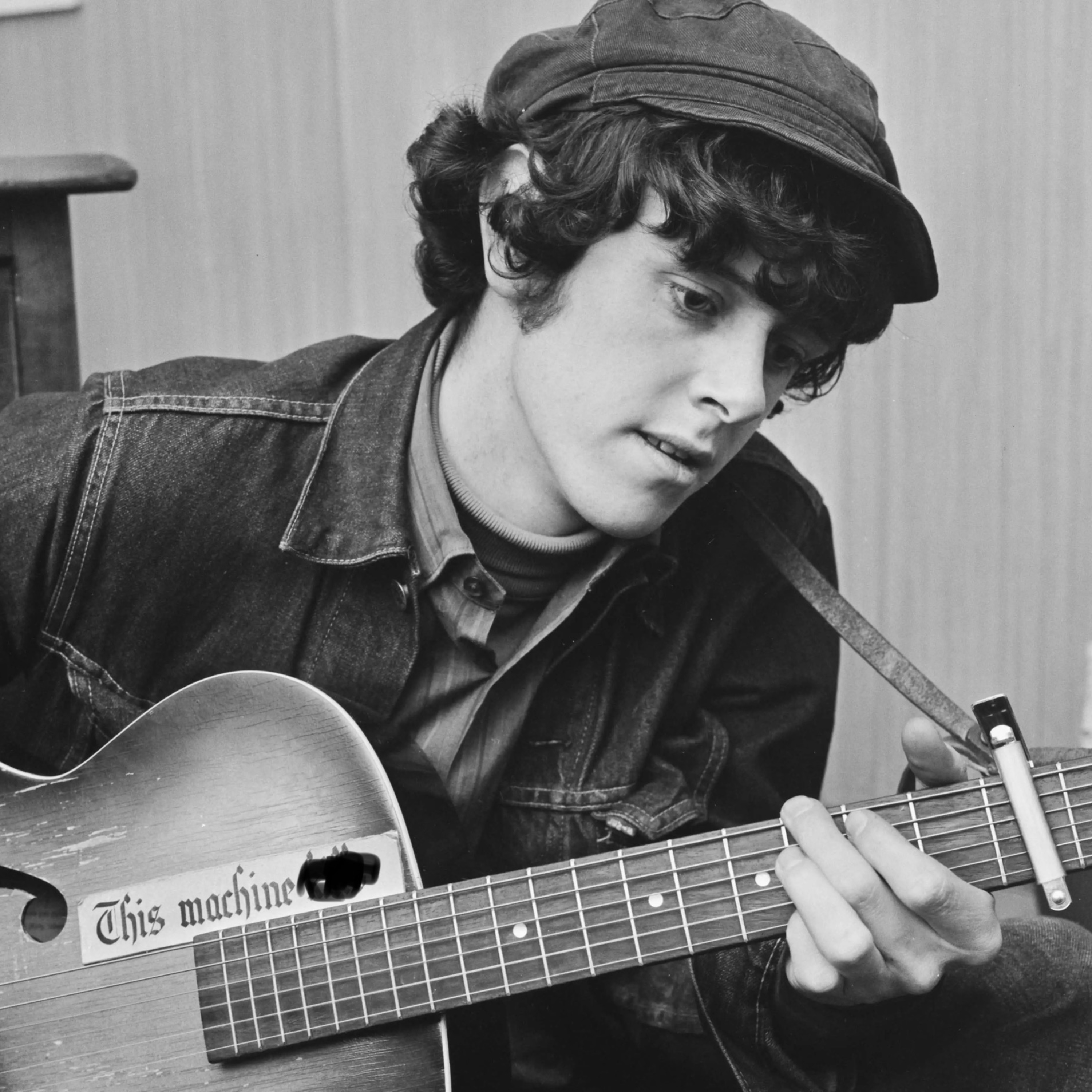 Donovan ¿el Bob Dylan británico? – +Matices -Decibeles – Podcast – Podtail